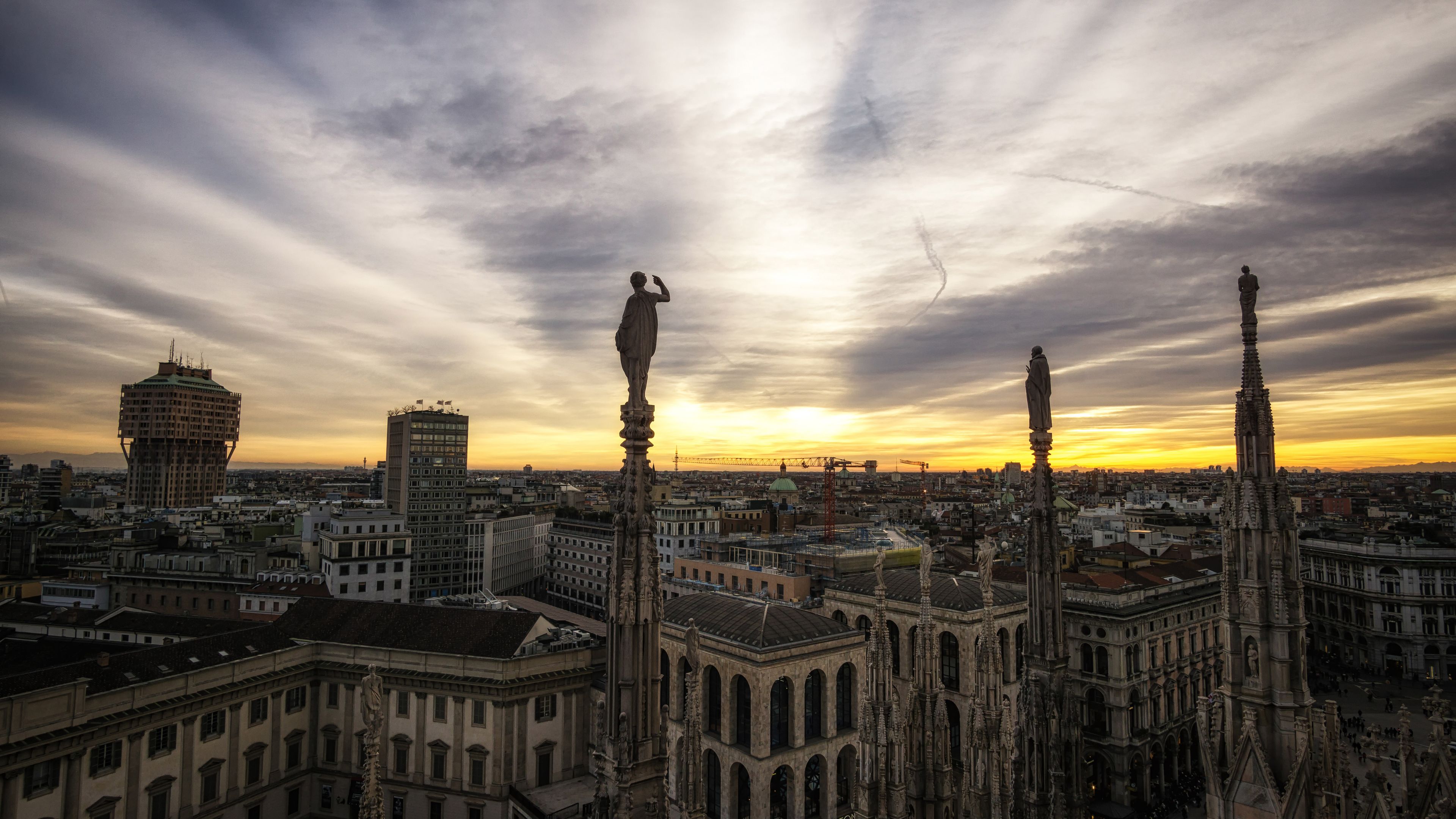 Milano vista dall’alto dei tetti del Duomo - Bing Gallery