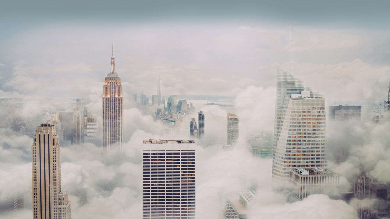 New York City skyline in fog - Bing Gallery · Peapix