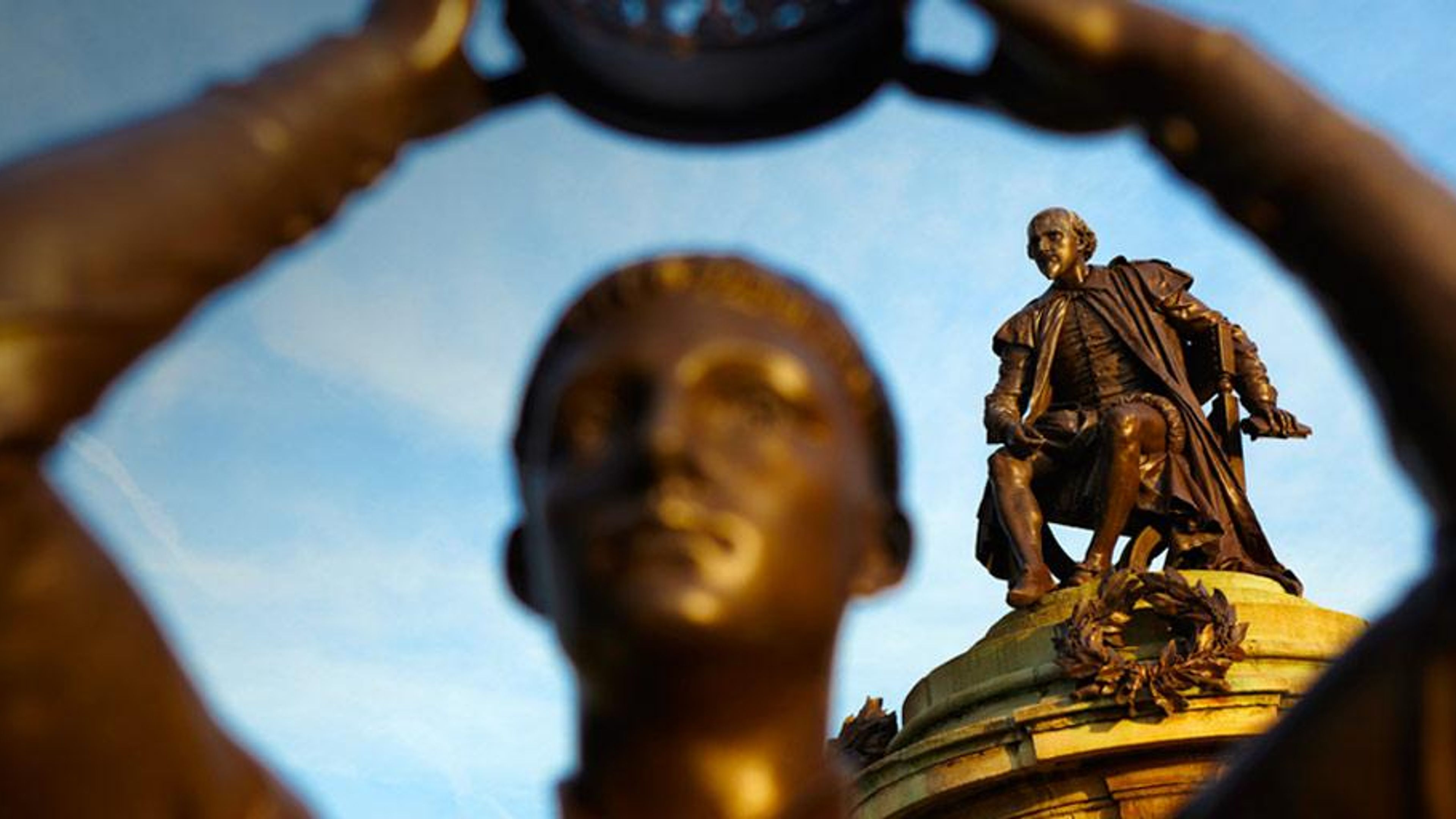 Statue of William Shakespeare and Prince Hal, Gower Memorial, Stratford ...
