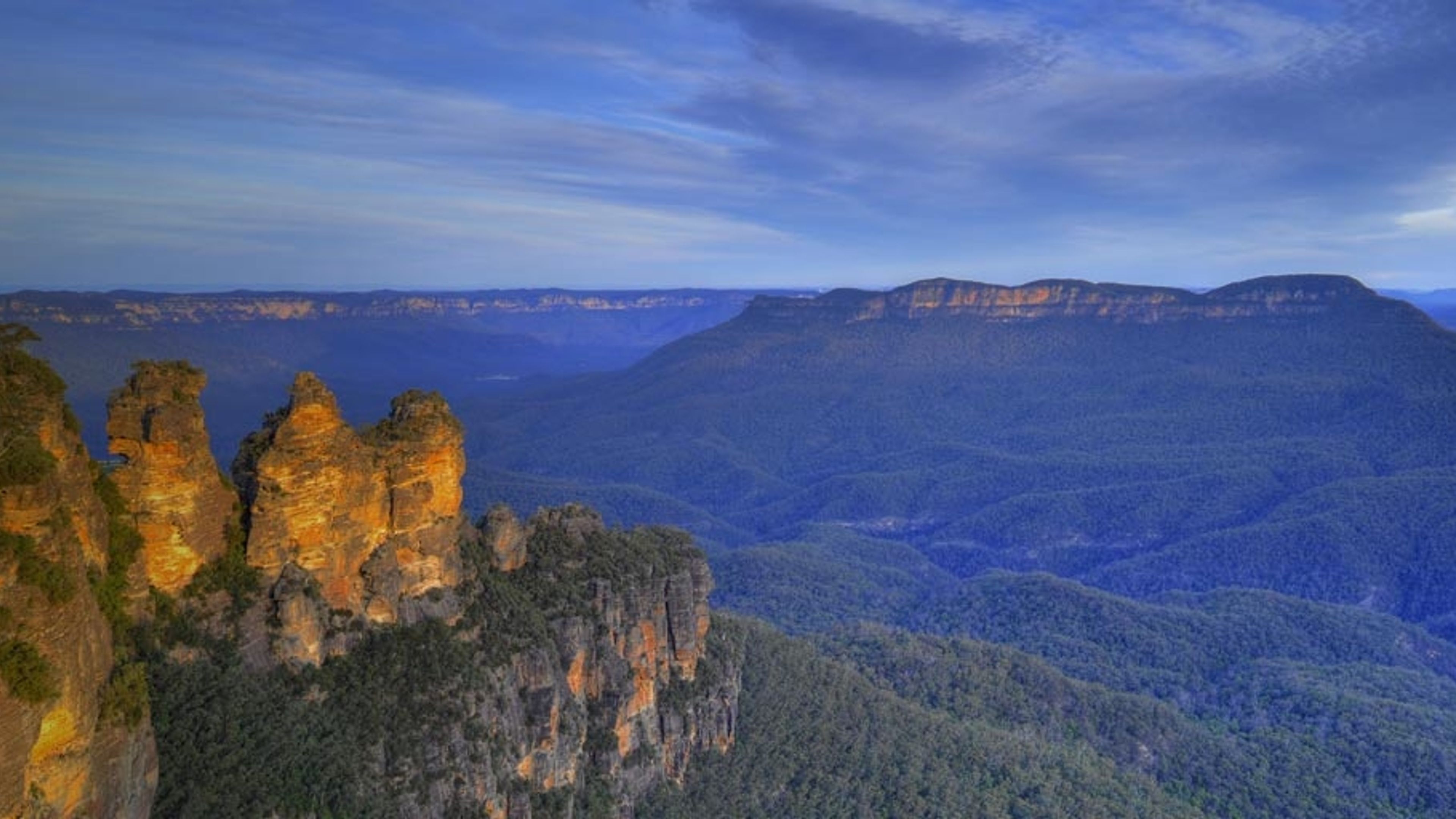 Three Sisters rock formation, Jamison Valley, Blue Mountains National ...