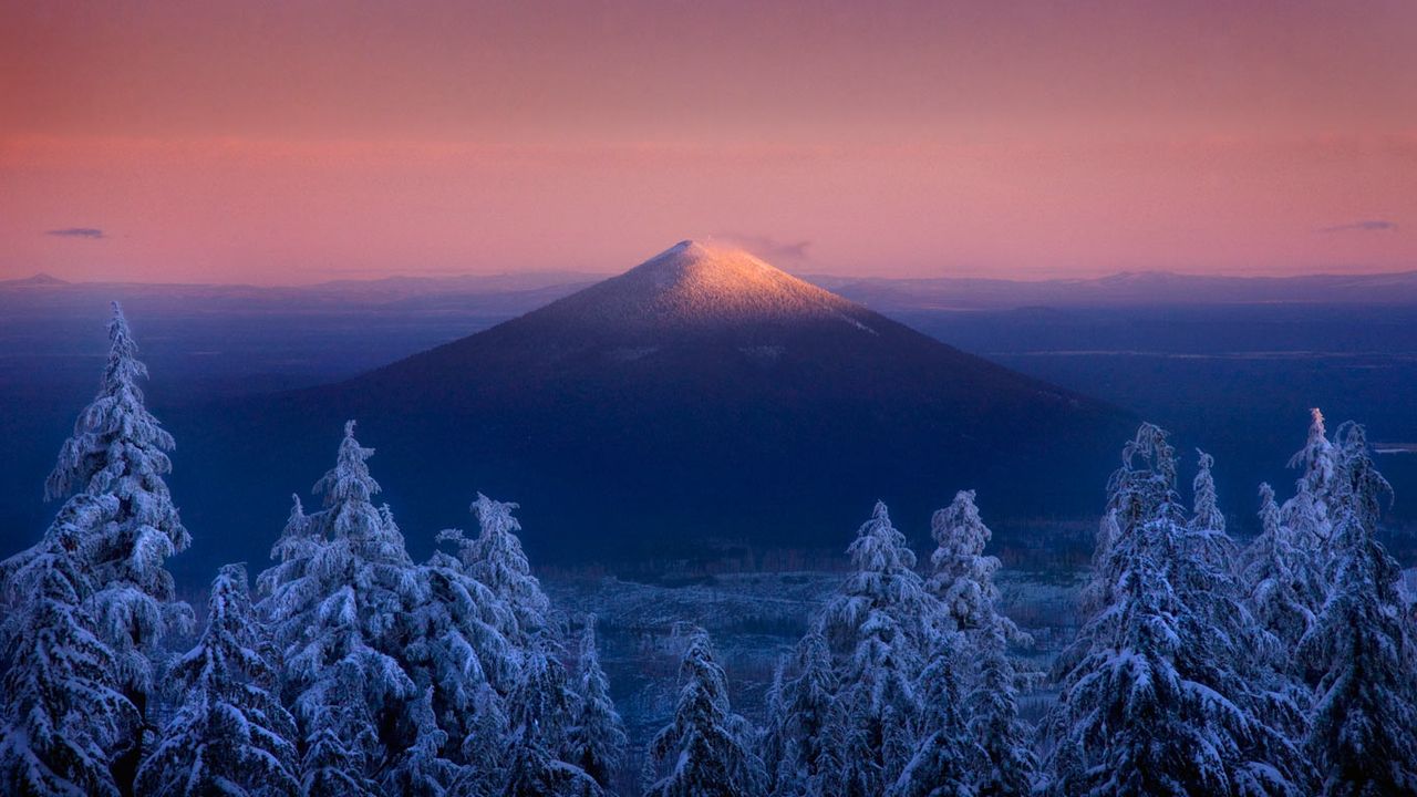 Black Butte, seen from the Mount Jefferson Wilderness, Oregon, USA ...