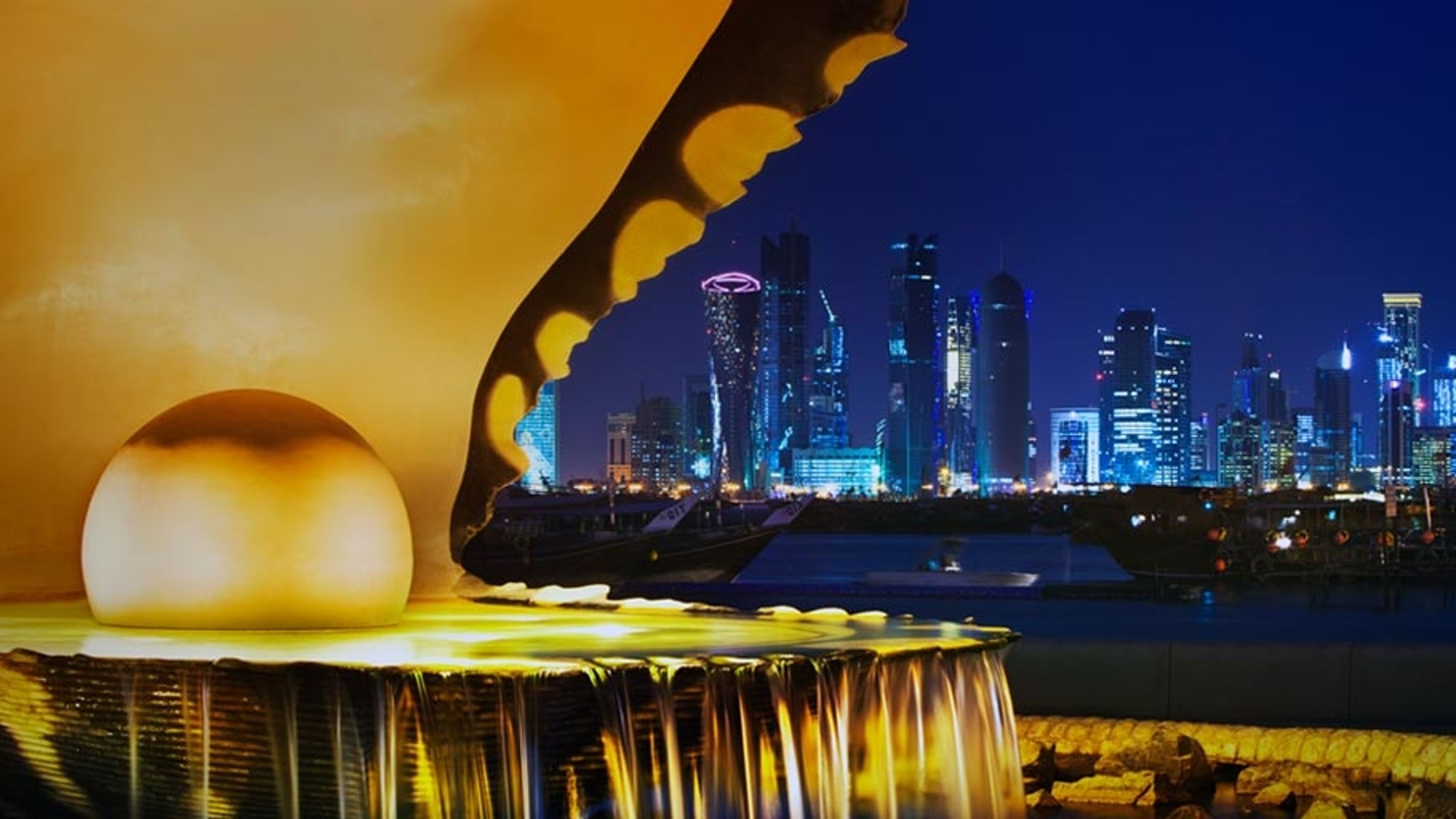 The pearl monument in the Corniche neighbourhood of Doha, Qatar ...