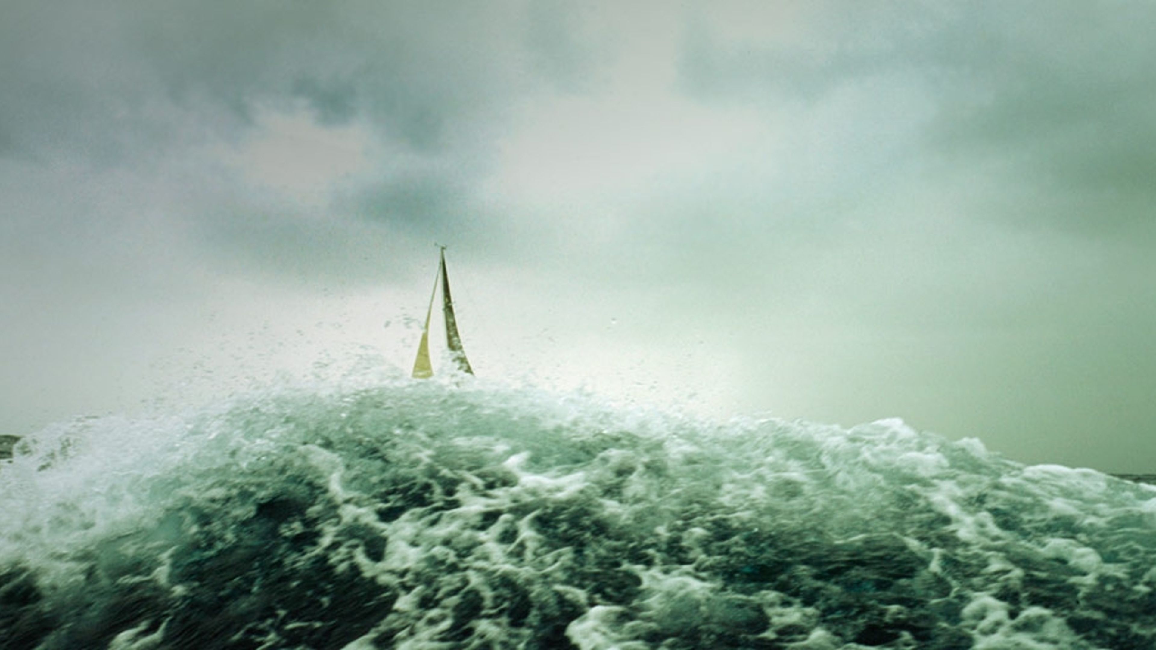 On board a yacht during the Sydney to Hobart yacht race in 2002 - Bing ...