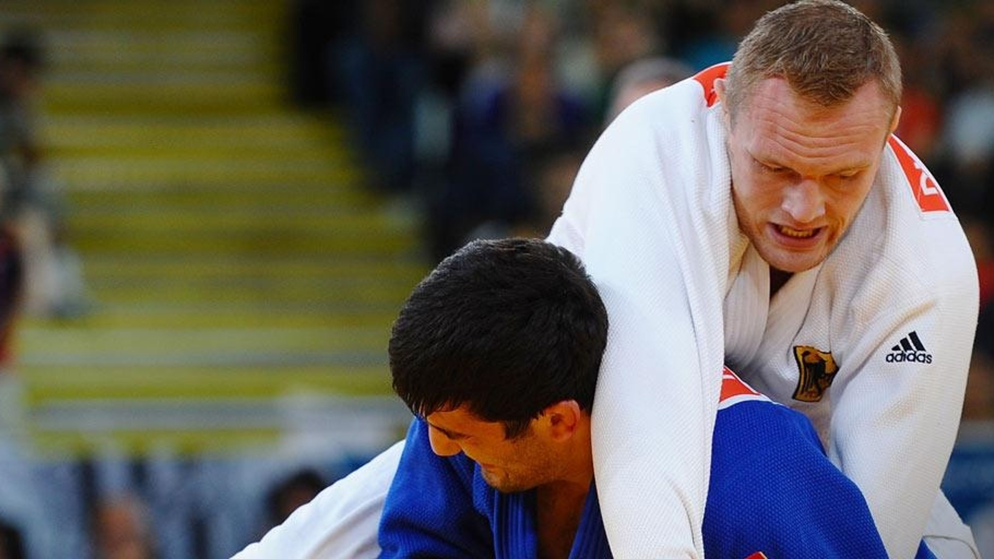 LONDON, ENGLAND – 02 AUGUST : Dimitri Peters aus Deutschland (in weiß ...