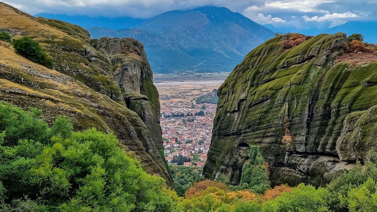 Monk's-eye view - Spotlight Gallery