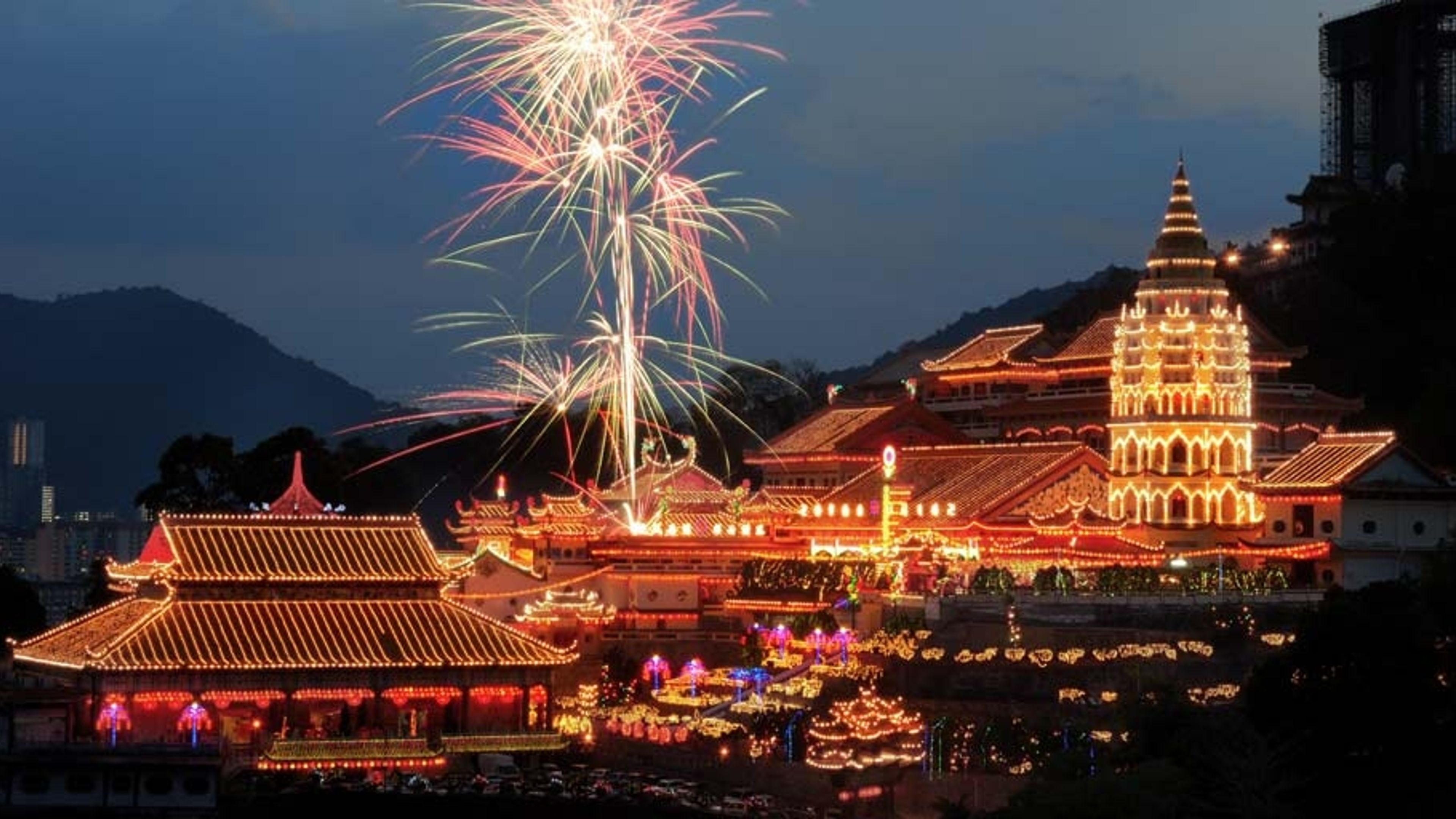 Fireworks at Kek Lok Si Temple, Penang, Malaysia - Bing Gallery