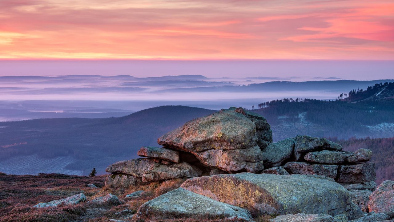 Sunrise on the Brocken, Harz National Park, Germany - Bing Gallery · Peapix