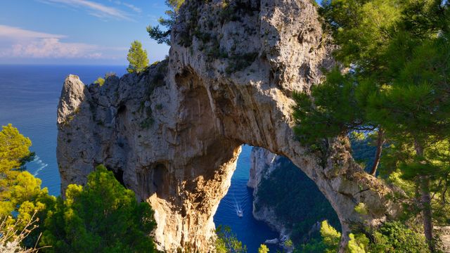 20+ Cave Wallpapers - HD Spotlight Desktop Wallpapers · Peapix