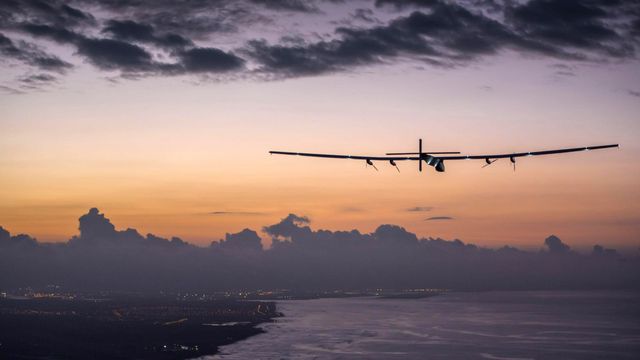 Solar Impulse 2 at Kalaeloa Airport, Honolulu, Hawaii - Bing Gallery ...