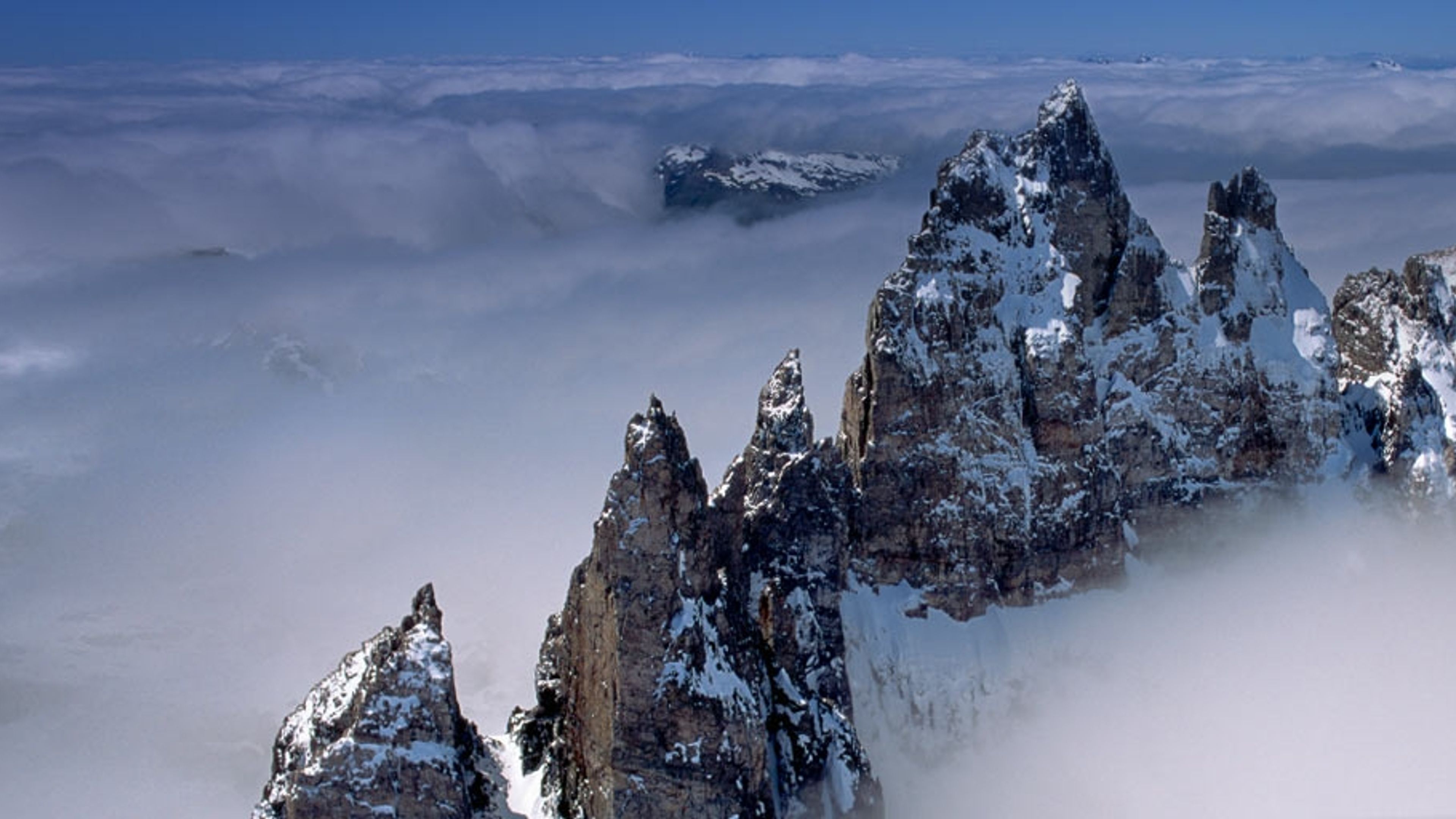 Jagged Mountain Peaks