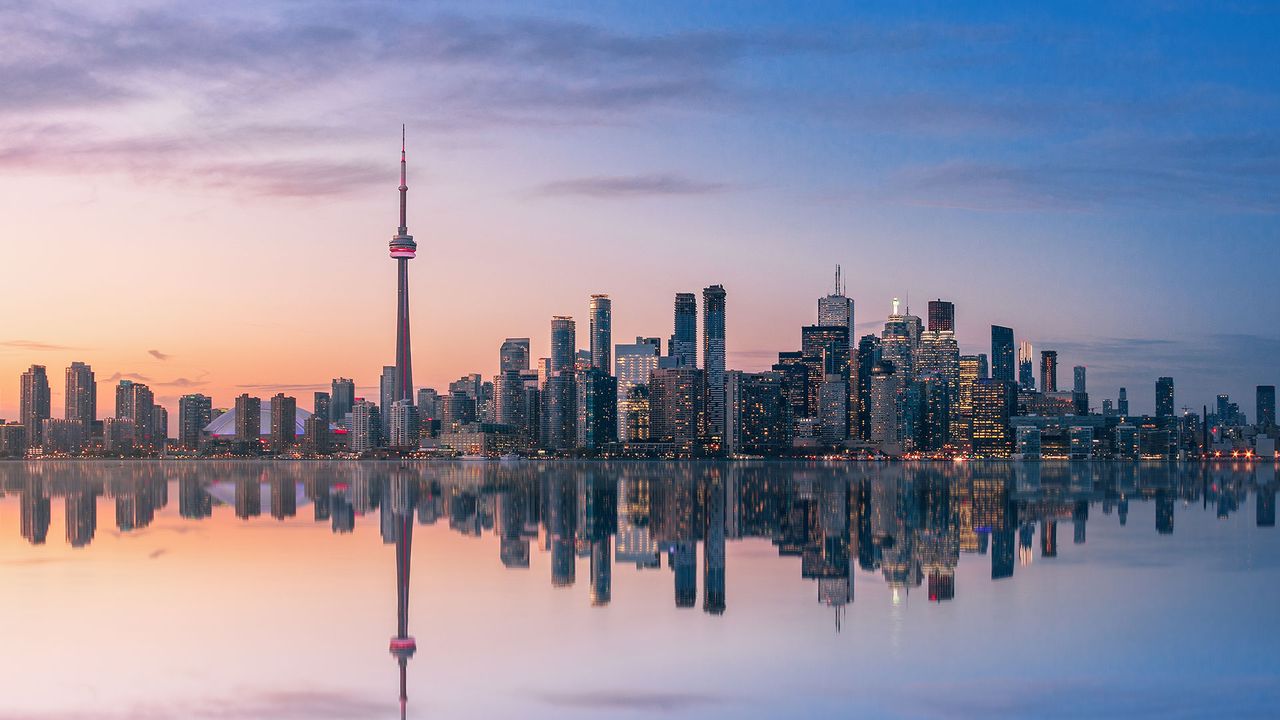 Toronto skyline at sunset, Canada - Bing Gallery · Peapix