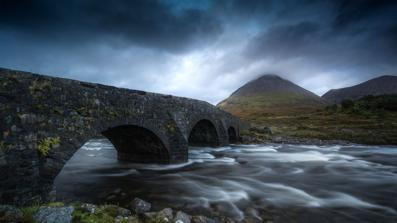 Puente viejo de Sligachan, Isla de Skye, Escocia - Bing Gallery · Peapix