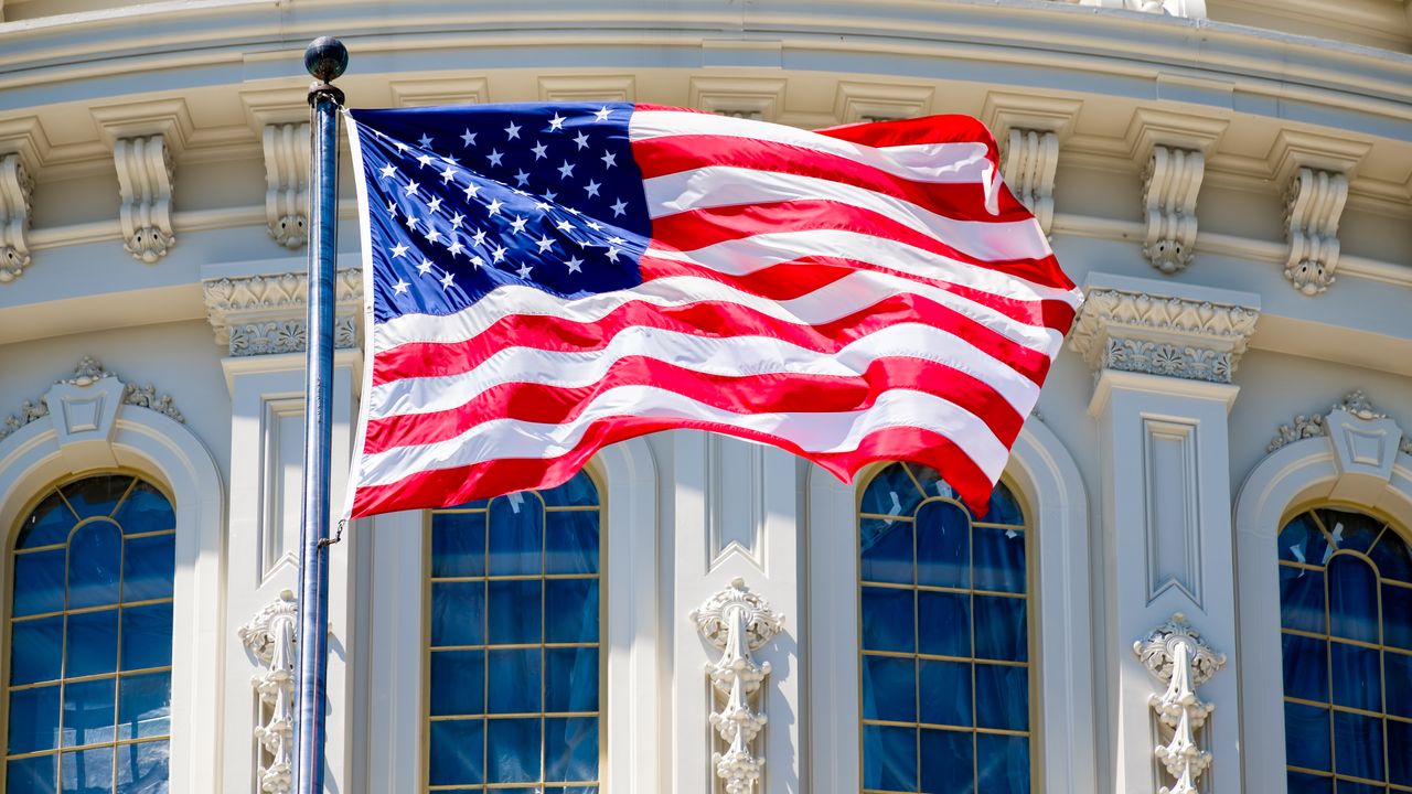 Flag display at the US Capitol, Washington, DC - Bing Gallery · Peapix