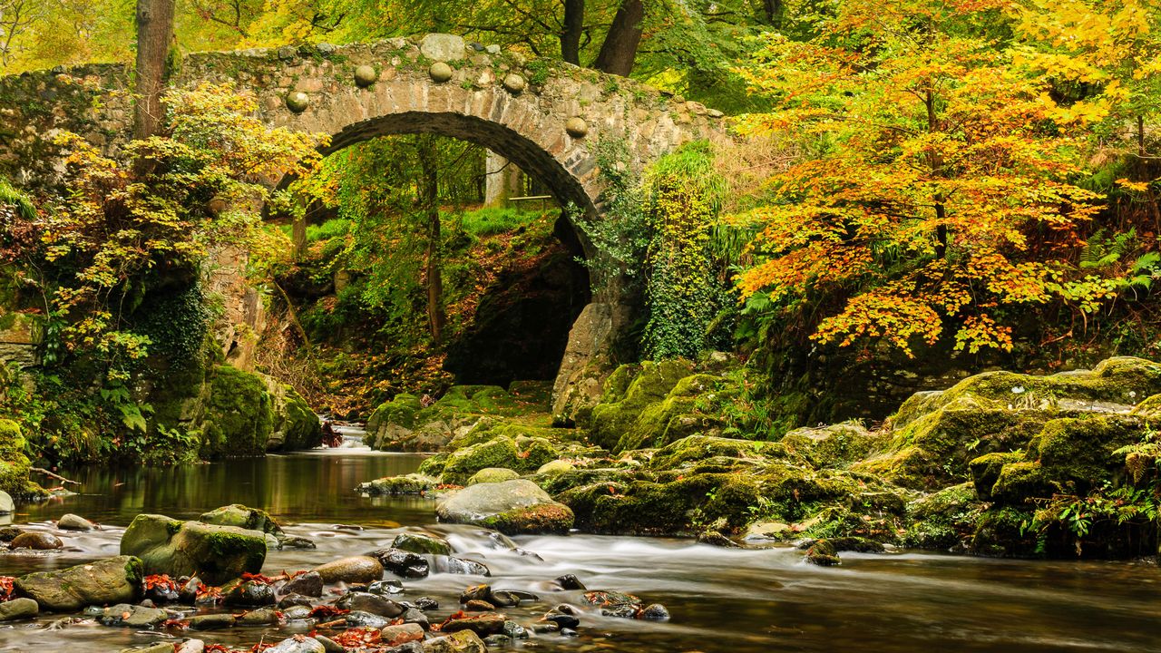 Foley's Bridge over the Shimna River in Tollymore Forest Park in County ...