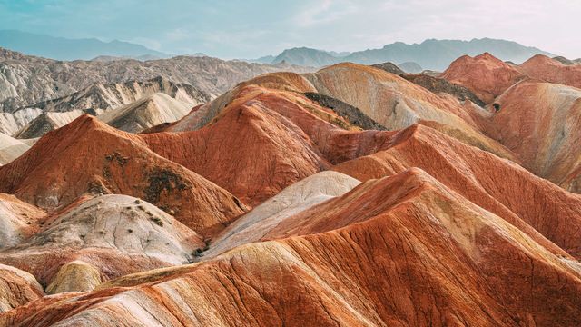 A prodigious pit - Spotlight Gallery