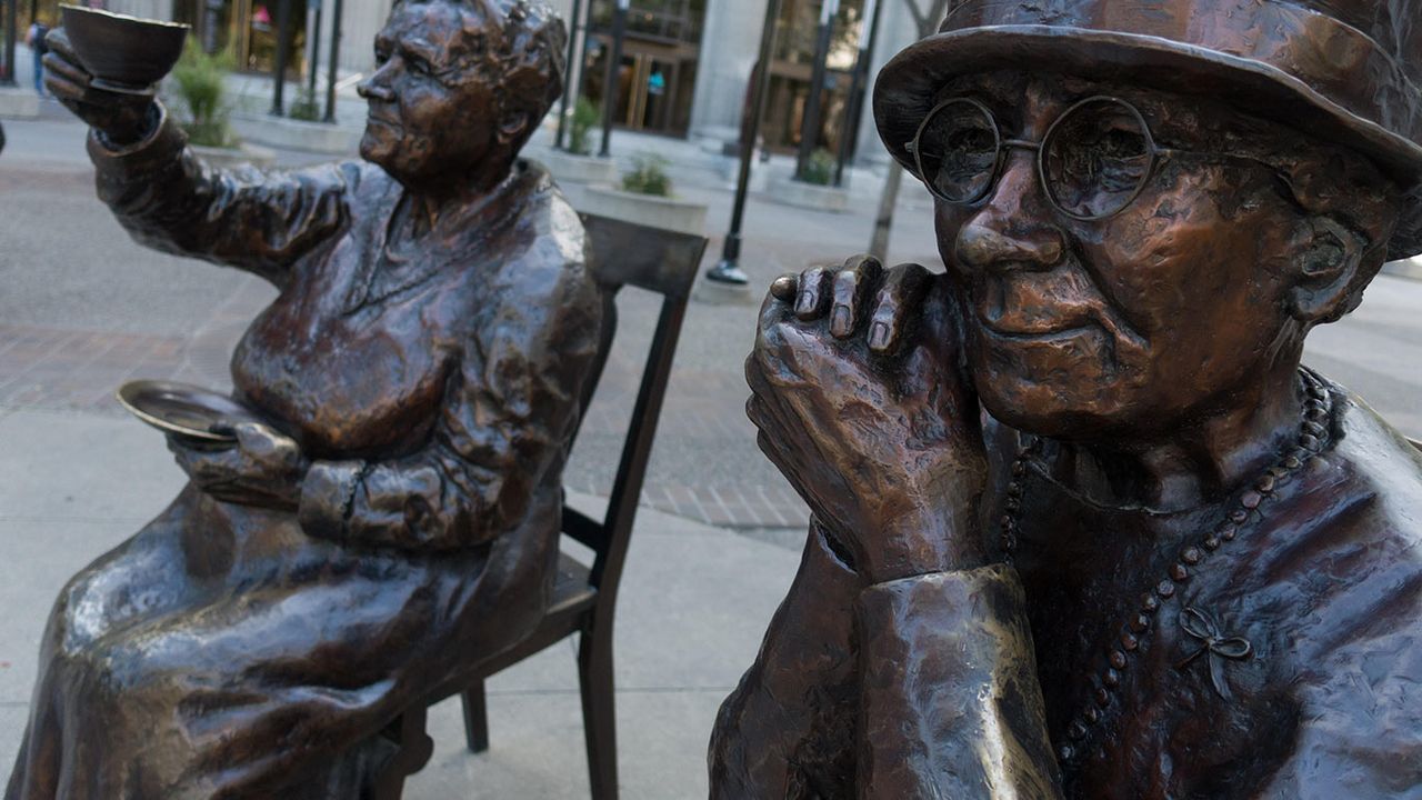 The 'Famous Five' women's suffrage memorial in Calgary - Bing Gallery ...