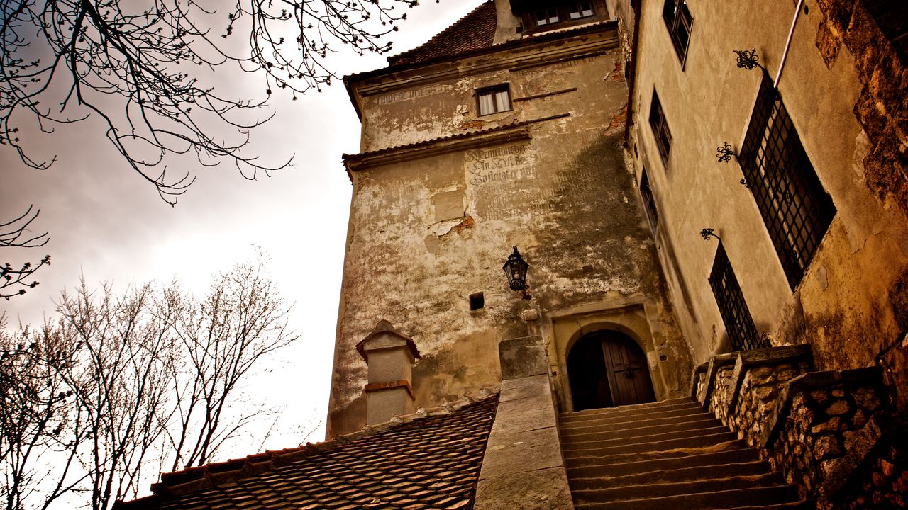 Entrance of Bran Castle in Bran, Brașov, Romania - Bing Gallery · Peapix