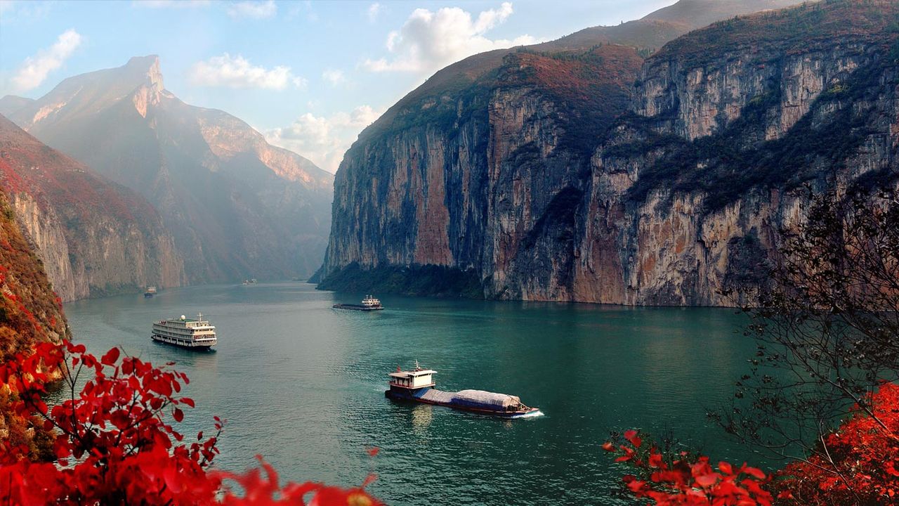 Three Gorges, Yangtze river, China - Bing Gallery · Peapix