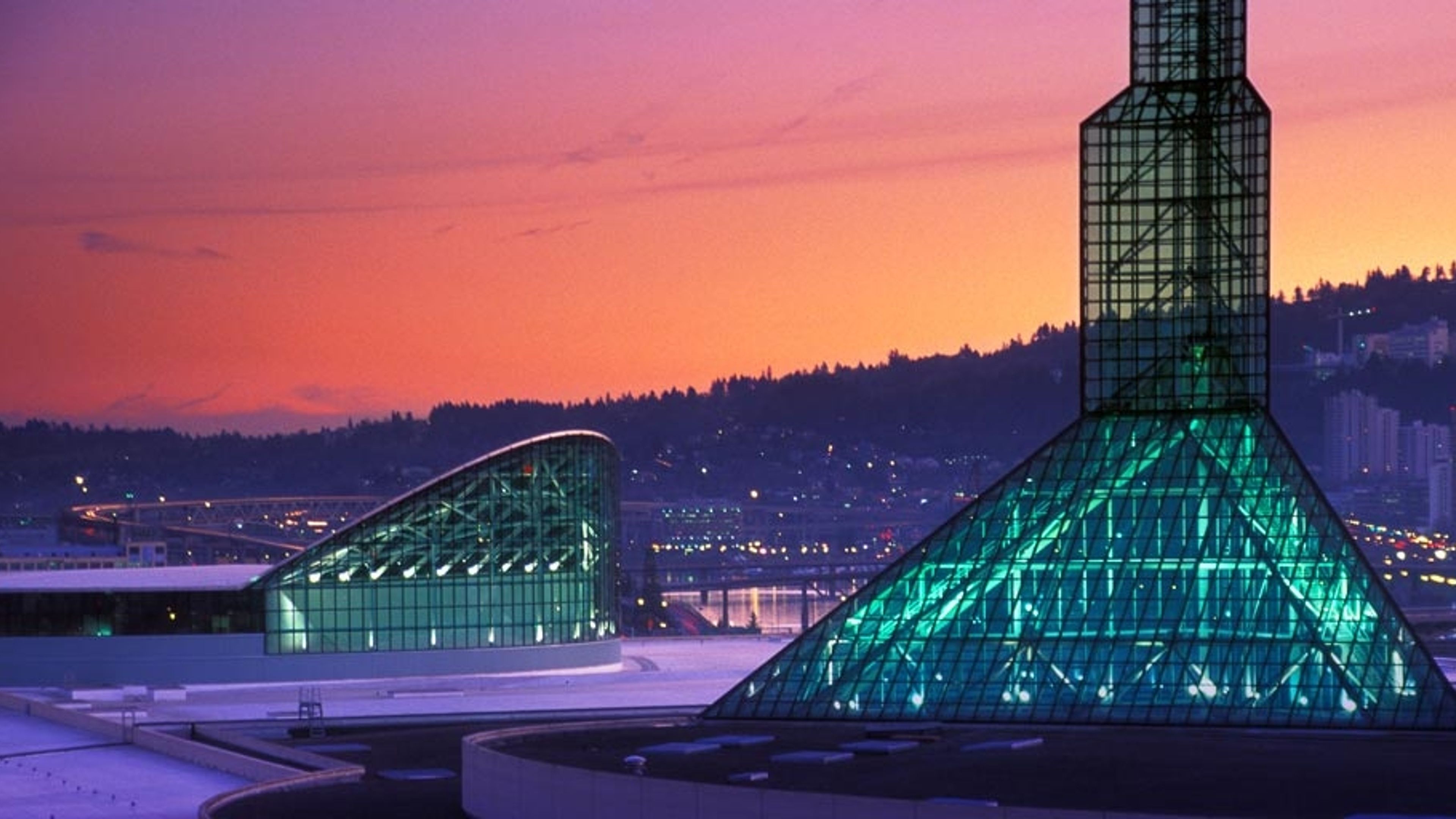 The Oregon Convention Center in Portland, Oregon - Bing Gallery