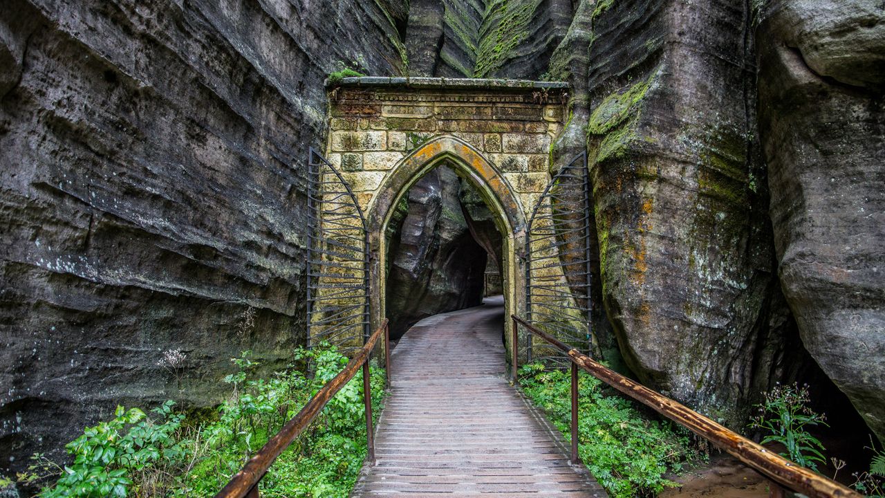 The Gothic Gate in the Adršpach-Teplice Rocks, Czechia - Bing Gallery ...