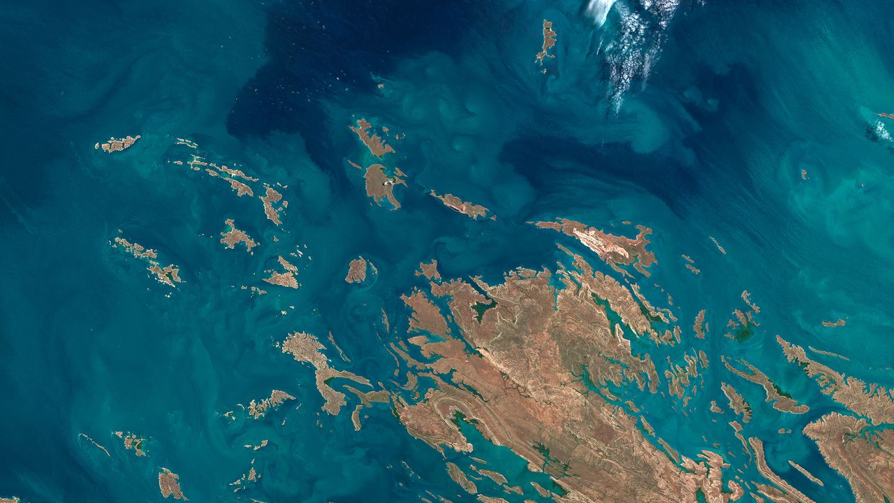 Land ho! - Spotlight Gallery