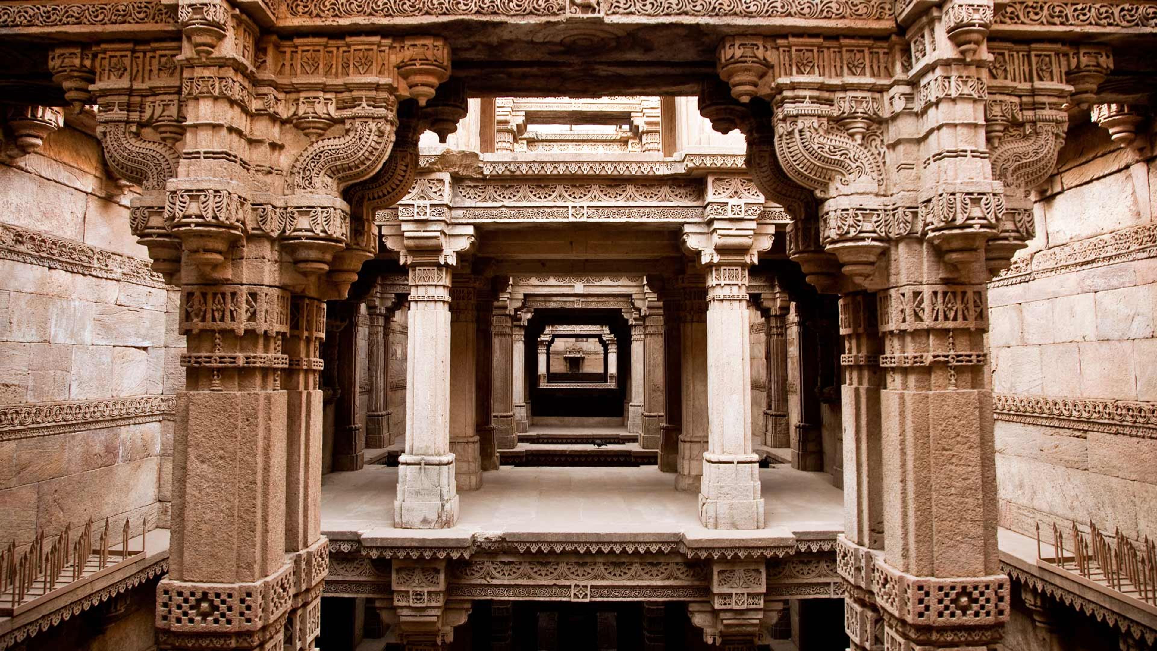 Adalaj, one of the finest of the Gujarati stepwells - Bing Gallery