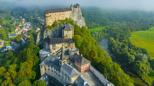 10+ Castle Wallpapers - HD Spotlight Desktop Wallpapers · Peapix