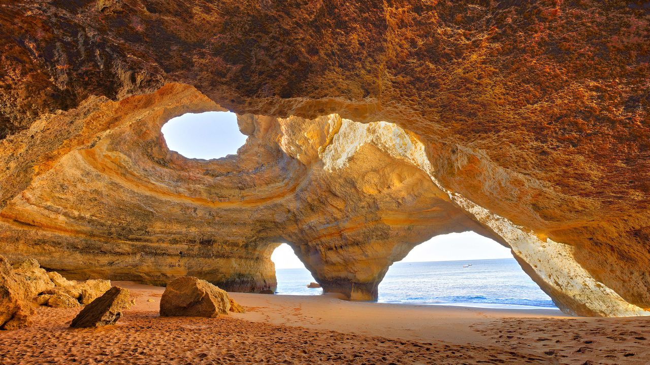 A skylit sanctum - Spotlight Gallery