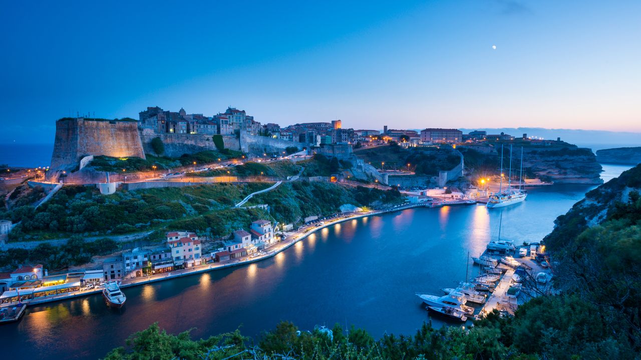 The citadel in Bonifacio, Southern Corsica, France - Bing Gallery · Peapix