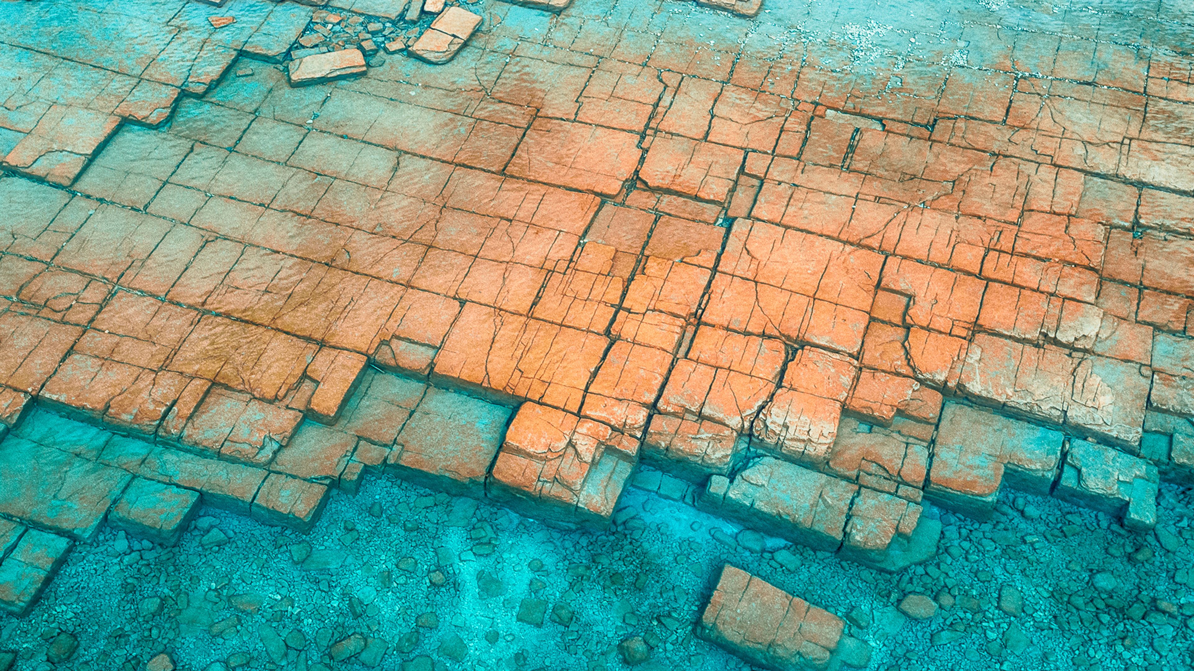 Shot of rocks in water in Tobermory, Ontario - Bing Gallery