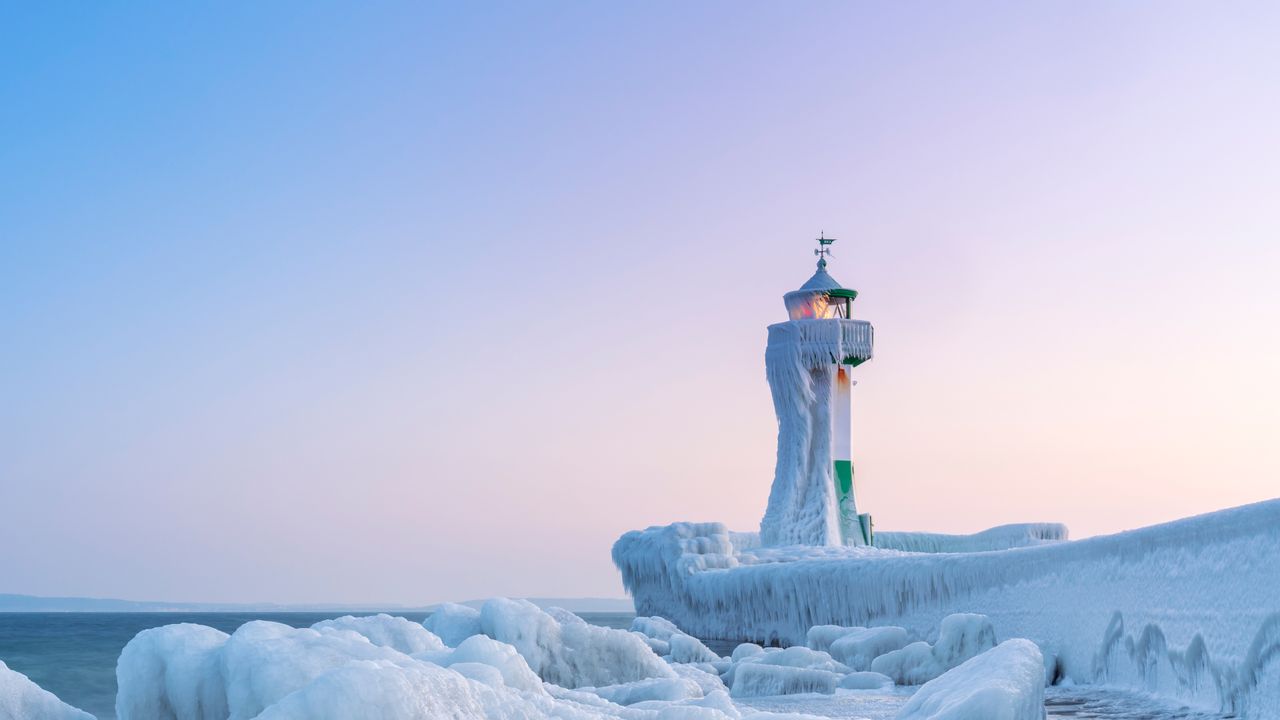 Sassnitz lighthouse, Rügen, Germany - Bing Gallery · Peapix