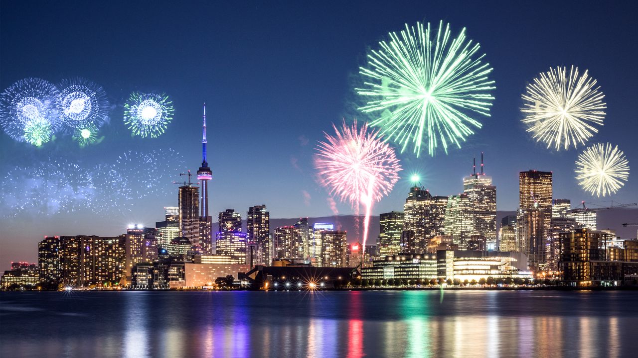 New Year's Eve fireworks in Toronto - Bing Gallery · Peapix