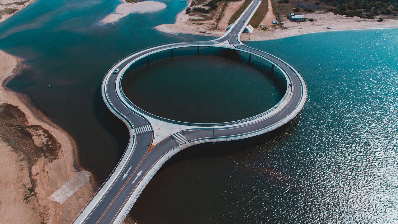 Circular logic - Spotlight Gallery