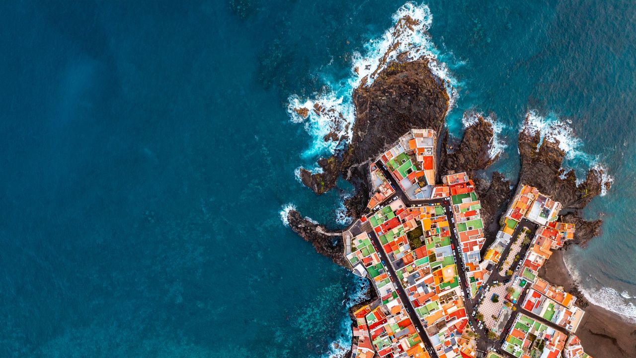 A rainbow of rooftops - Spotlight Gallery