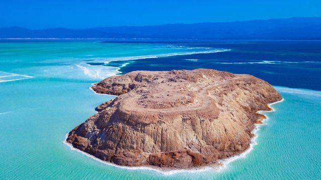 Low, low lake - Spotlight Gallery