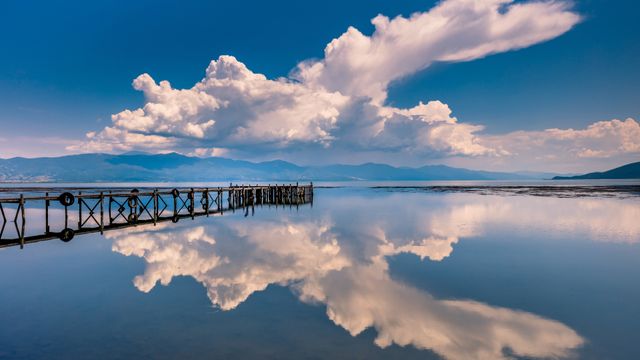 Spotlight Wallpaper Gallery - Free Lock Screen Wallpapers & 4K Images