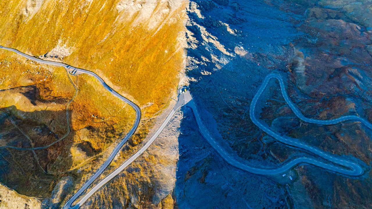 Split-screen switchbacks - Spotlight Gallery