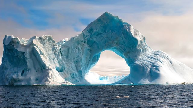 Natural arch carved in an iceberg, Antarctica - Bing Gallery · Peapix